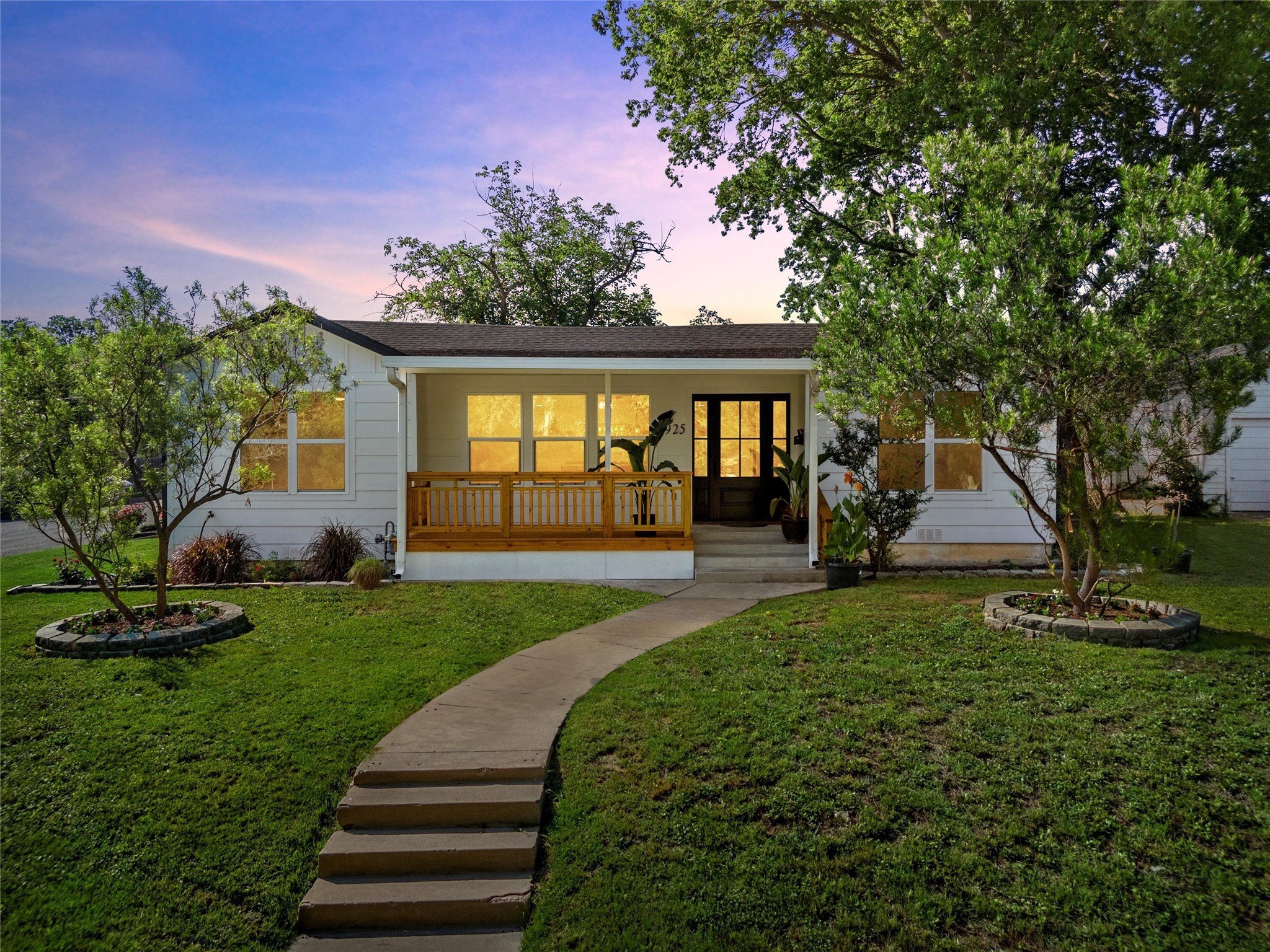 2925 Edmond Ave, Waco, TX 76707 - MLS 20942164 - Coldwell Banker