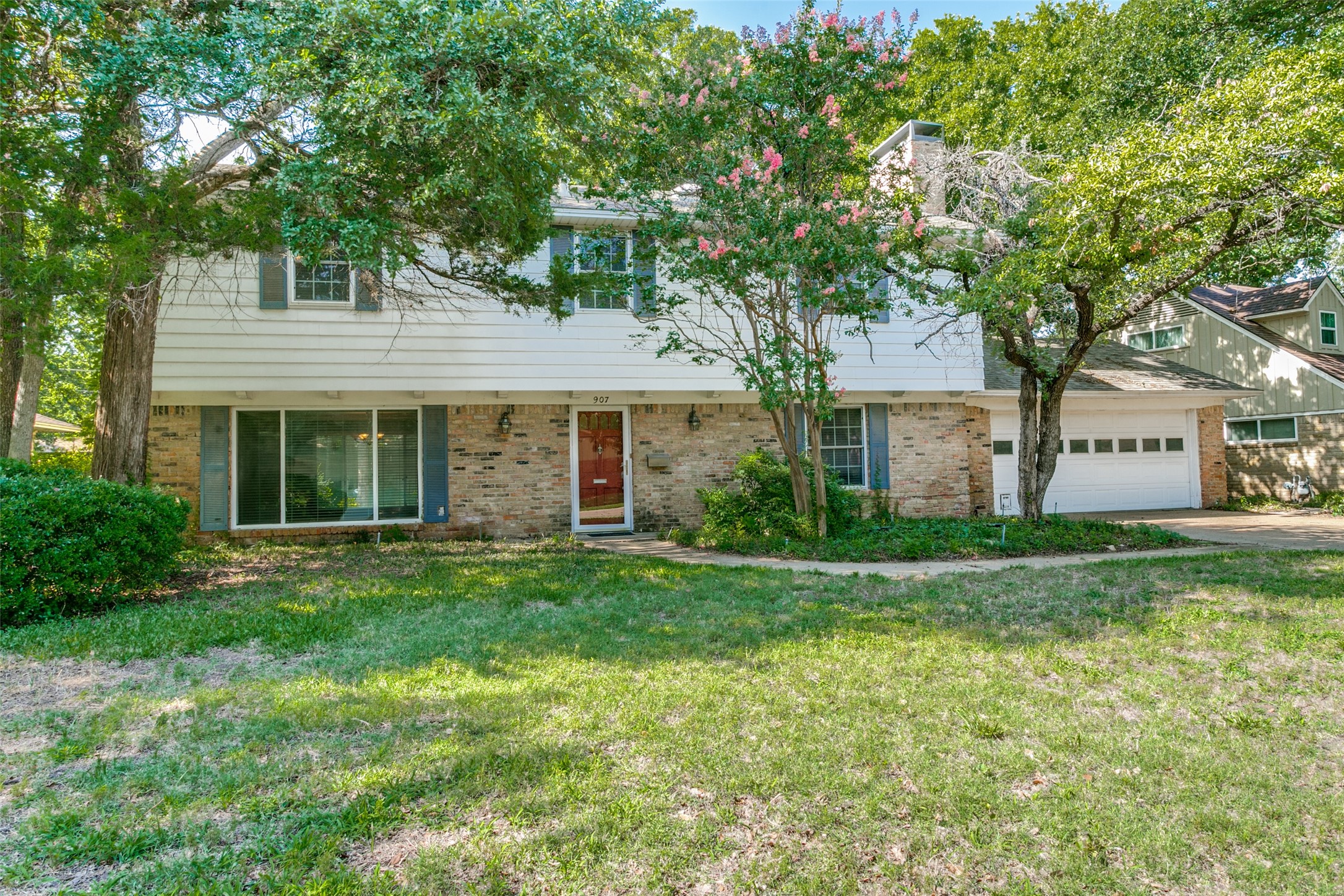 907 Glen Dell Dr, Irving, TX 75061 - MLS 20943255 - Coldwell Banker