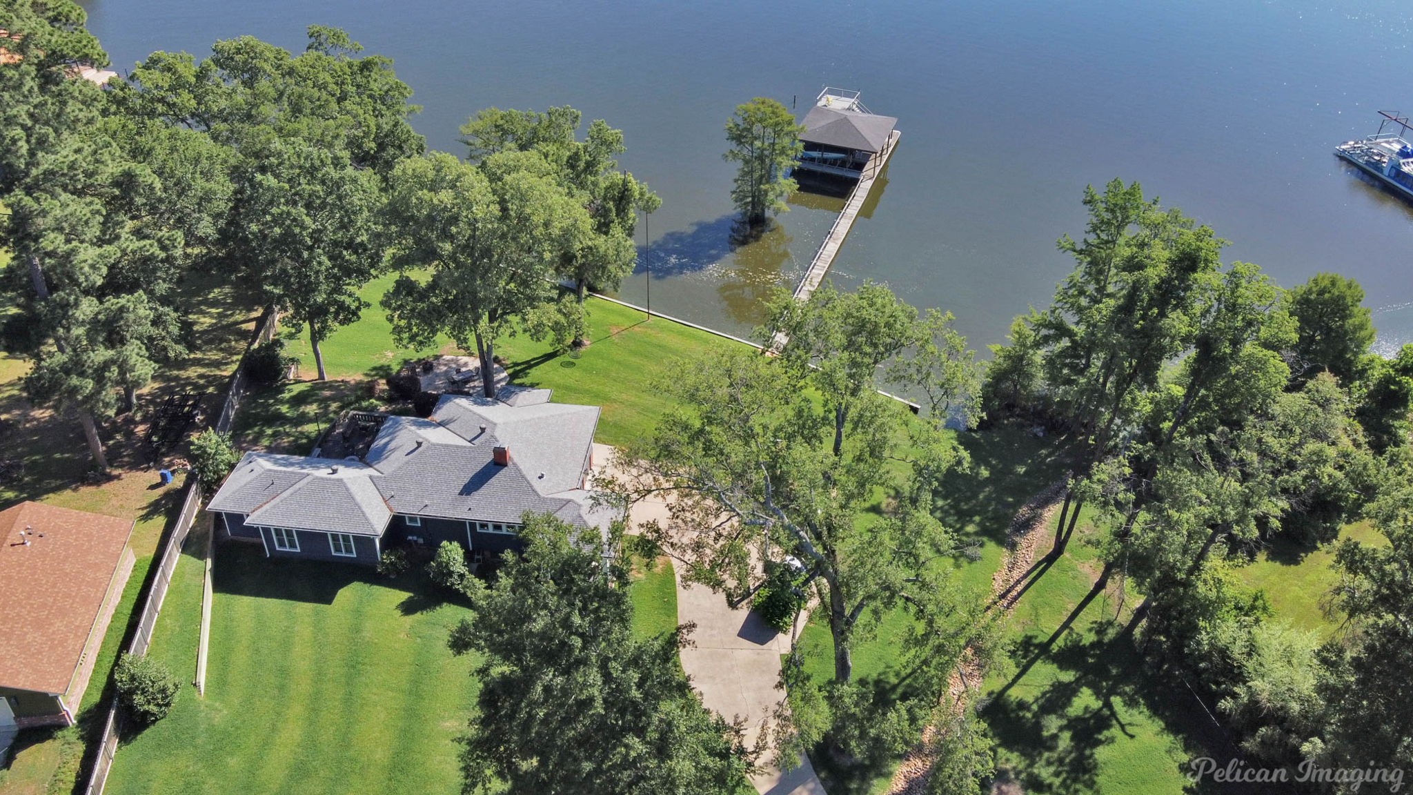 5305 S Lakeshore Dr, Shreveport, LA 71109 - MLS 20946282 - Coldwell Banker