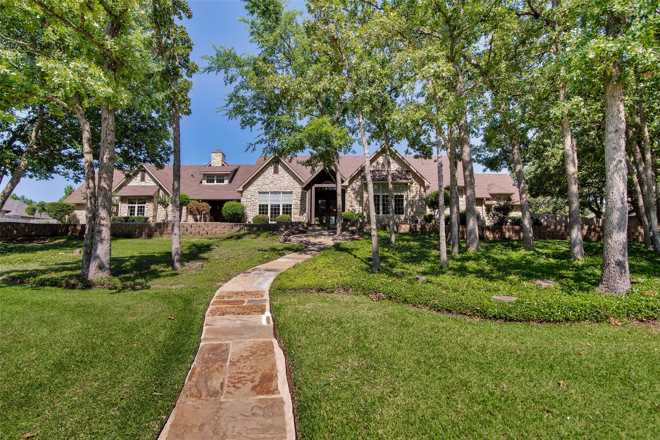 1020 Waterloo Lake Dr, Denison, TX 75020 - MLS 20963803 - Coldwell Banker