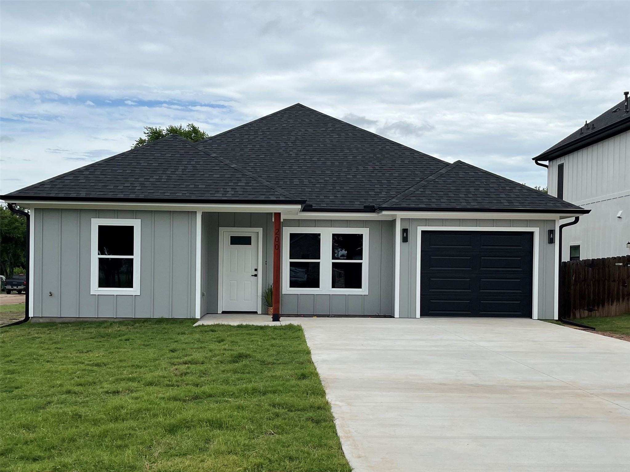 200 Garfield St, McGregor, TX 76657 - MLS 20967297 - Coldwell Banker