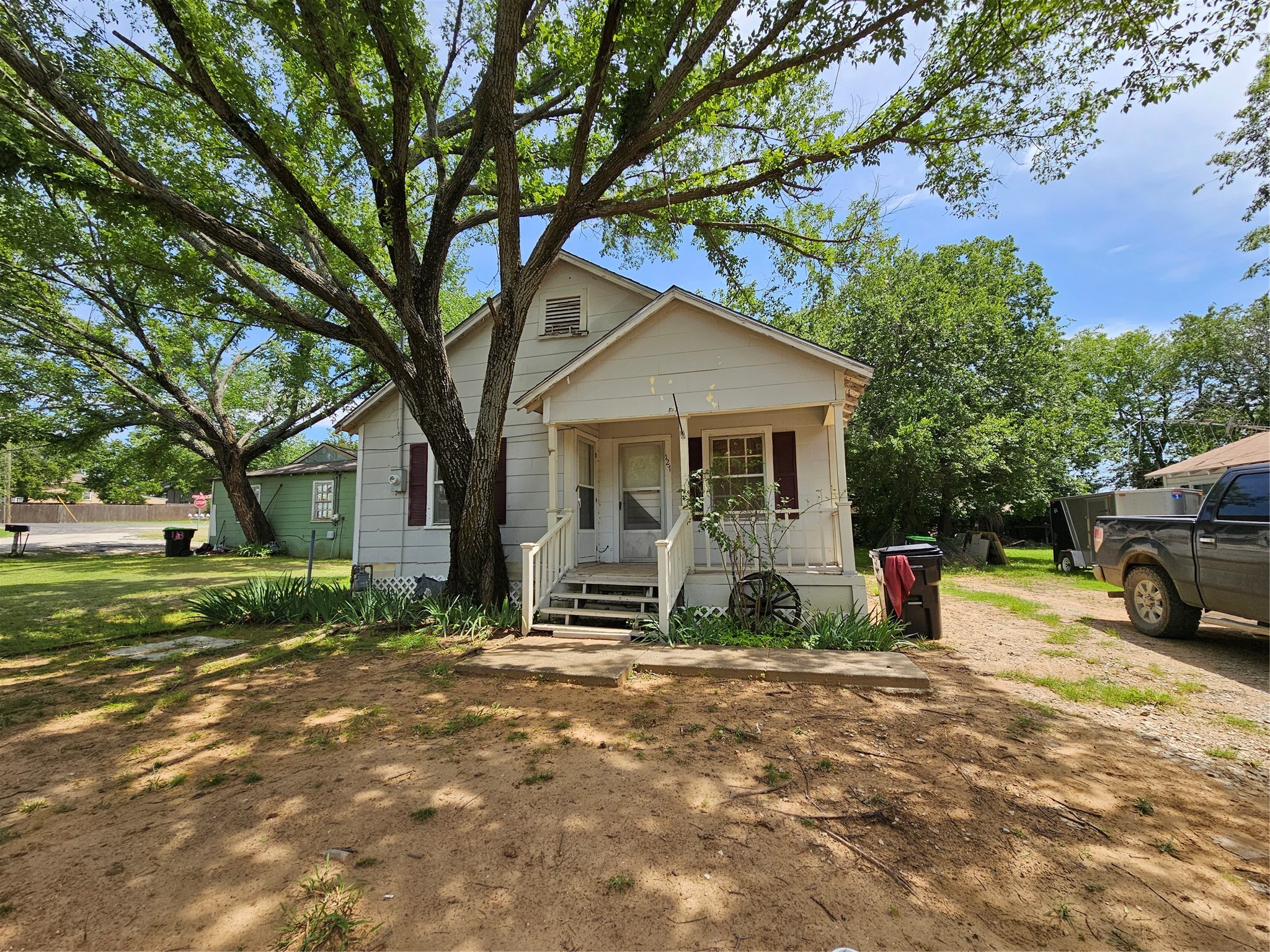 127 Morgan St, Pilot Point, TX 76258 - MLS 20969780 - Coldwell Banker