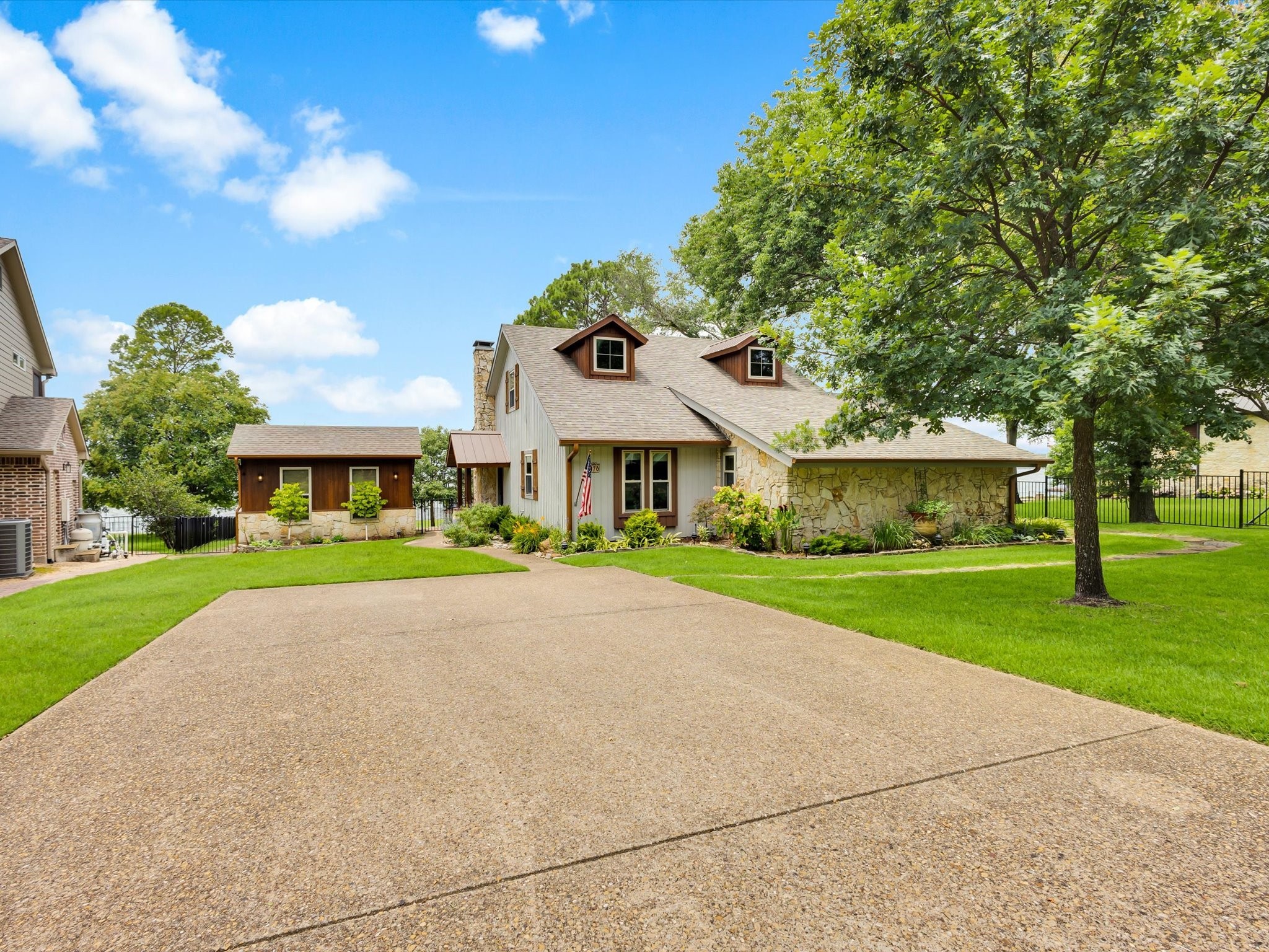 176 Enchanted Dr, Enchanted Oaks, TX 75156 - MLS 20977492 - Coldwell Banker