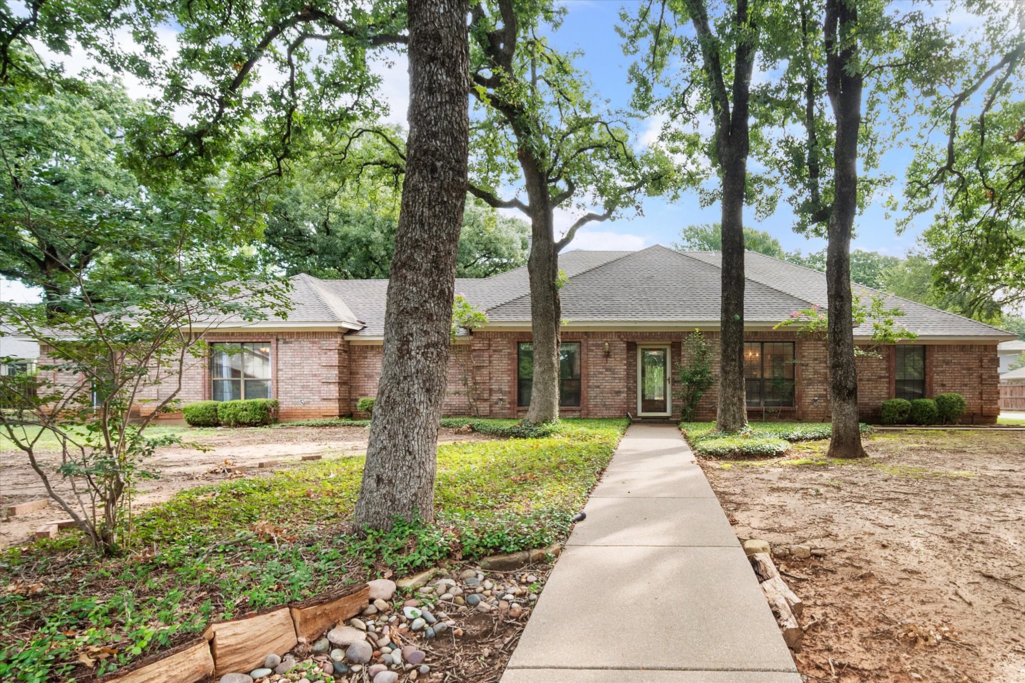 2306 Randy Ct, Mansfield, TX 76063 - MLS 20996444 - Coldwell Banker