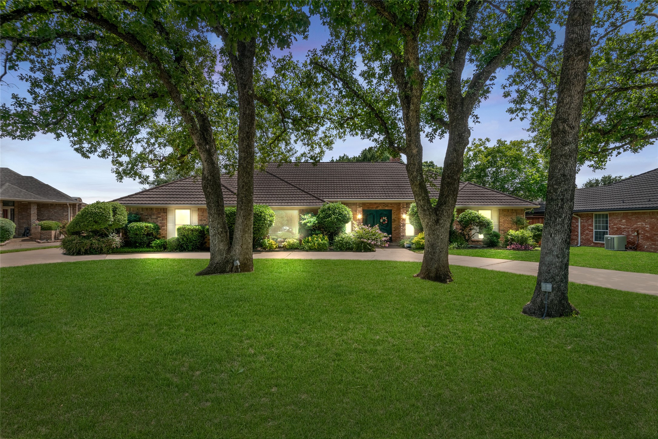 5202 Wimbledon Ct, Arlington, TX 76017 - MLS 21008845 - Coldwell Banker