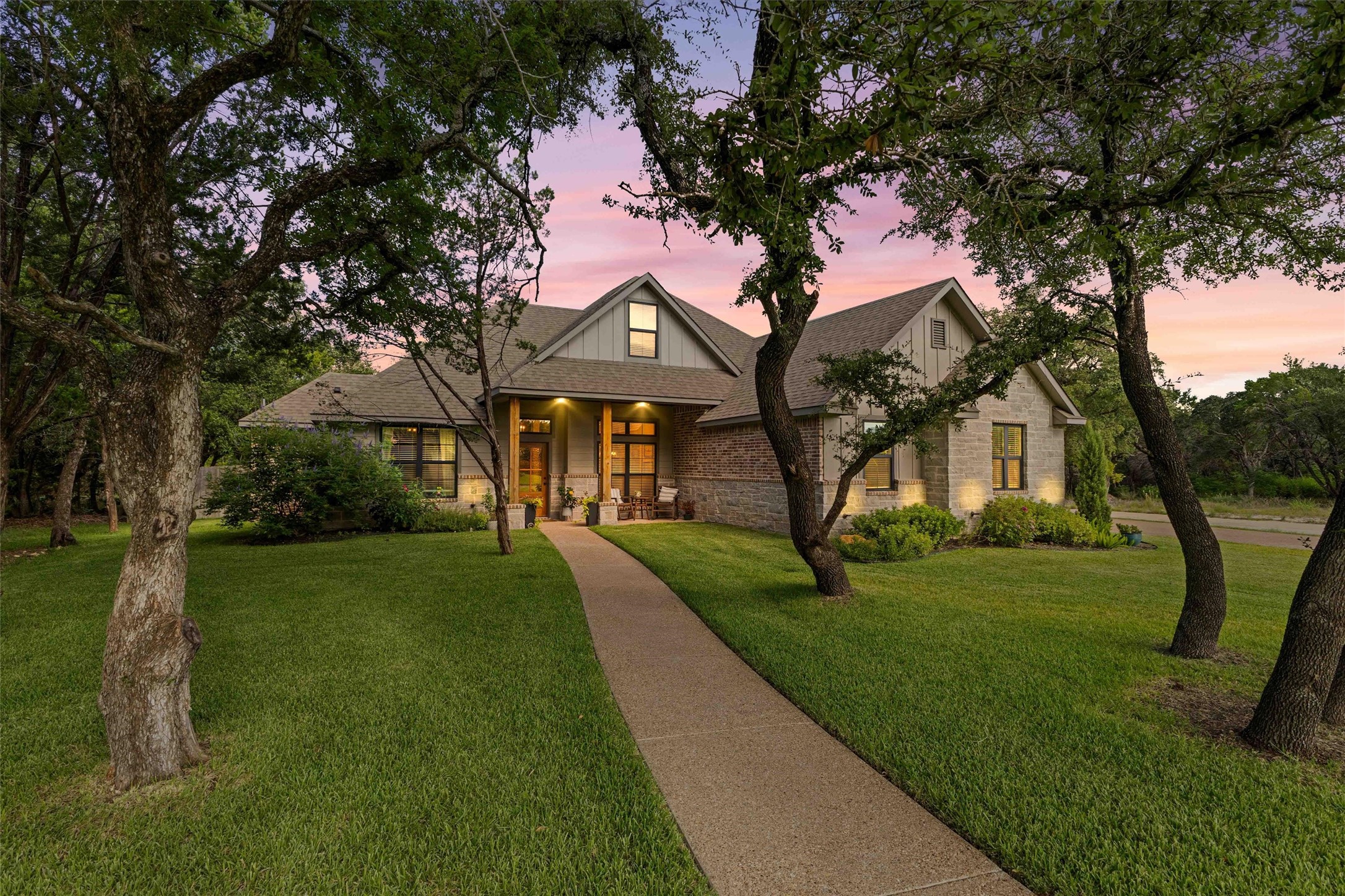 1124 Queen Elizabeth Dr, McGregor, TX 76657 - MLS 21013727 - Coldwell ...
