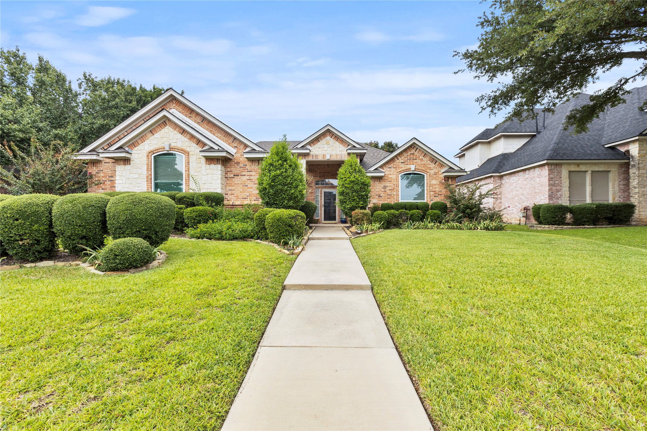 3516 Palo Duro Ct, Hurst, TX 76054 - MLS 21047476 - Coldwell Banker