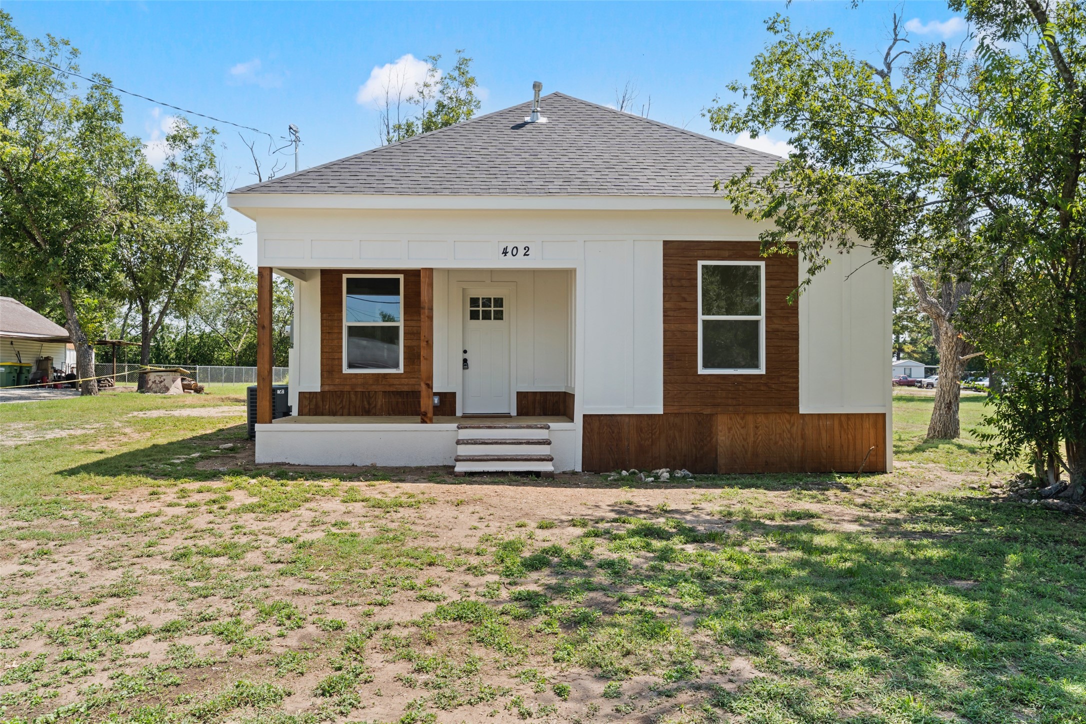 402 E Charles St, Riesel, TX 76682 - MLS 21056087 - Coldwell Banker