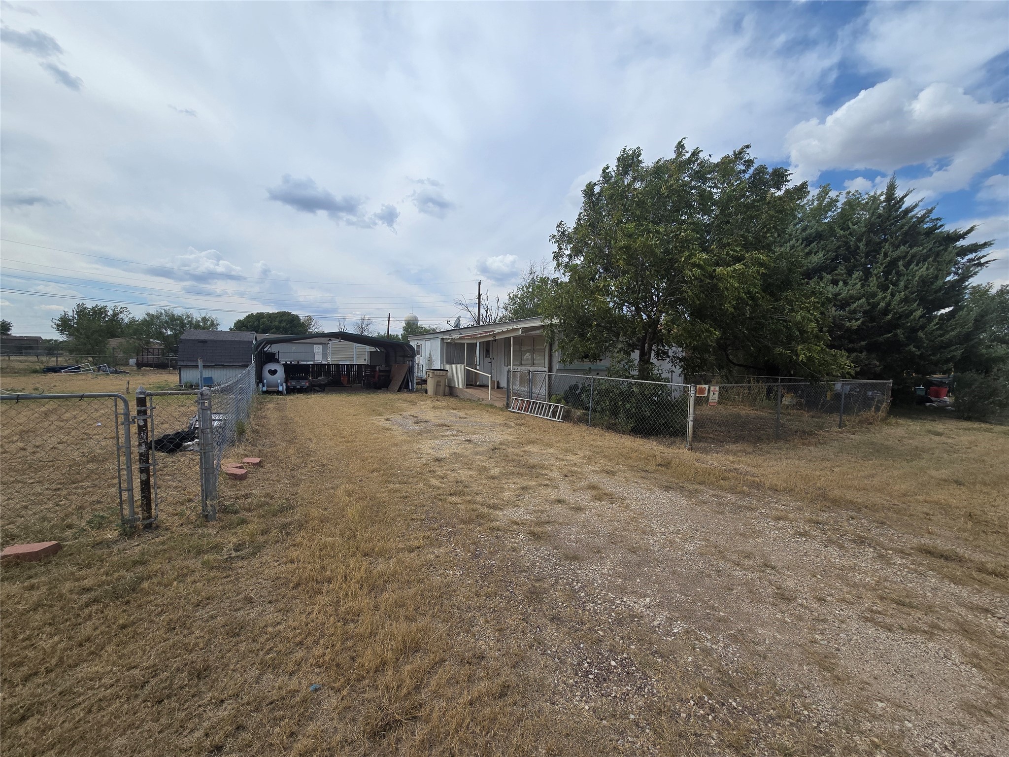 112 La Salle Dr, Tye, TX 79563 - MLS 21063743 - Coldwell Banker