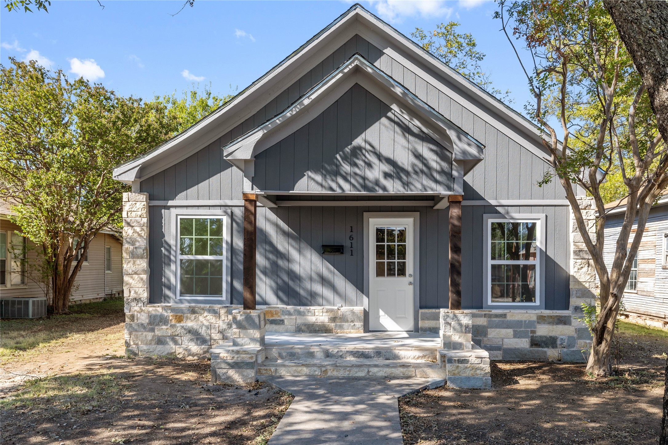 1611 3rd St, Brownwood, TX 76801 - MLS 21072752 - Coldwell Banker