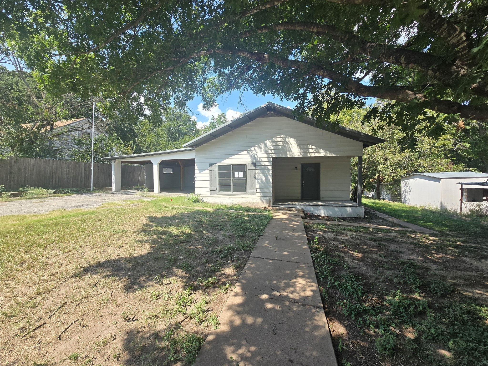 303 S Lloyd St, Hamilton, TX 76531 - MLS 21077818 - Coldwell Banker