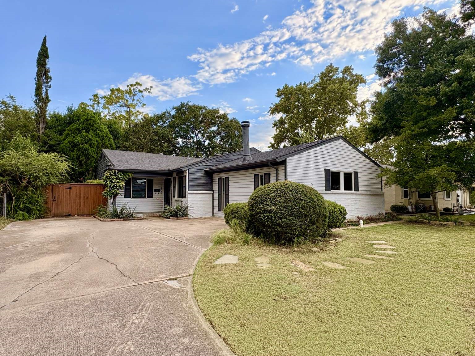 1400 Meadowcrest Dr, Plano, TX 75075 - MLS 21090801 - Coldwell Banker