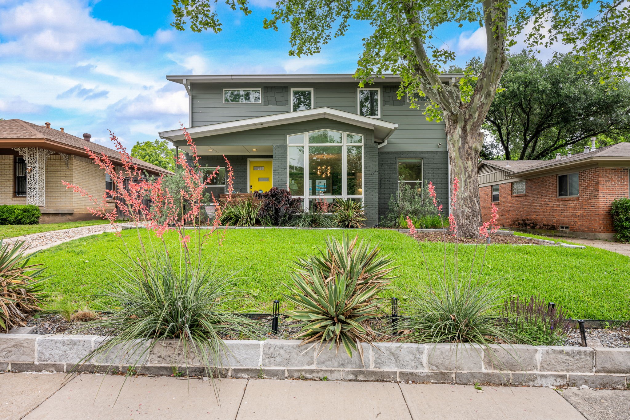 2547 Wentworth St, Dallas, TX 75211 - MLS 21171451 - Coldwell Banker