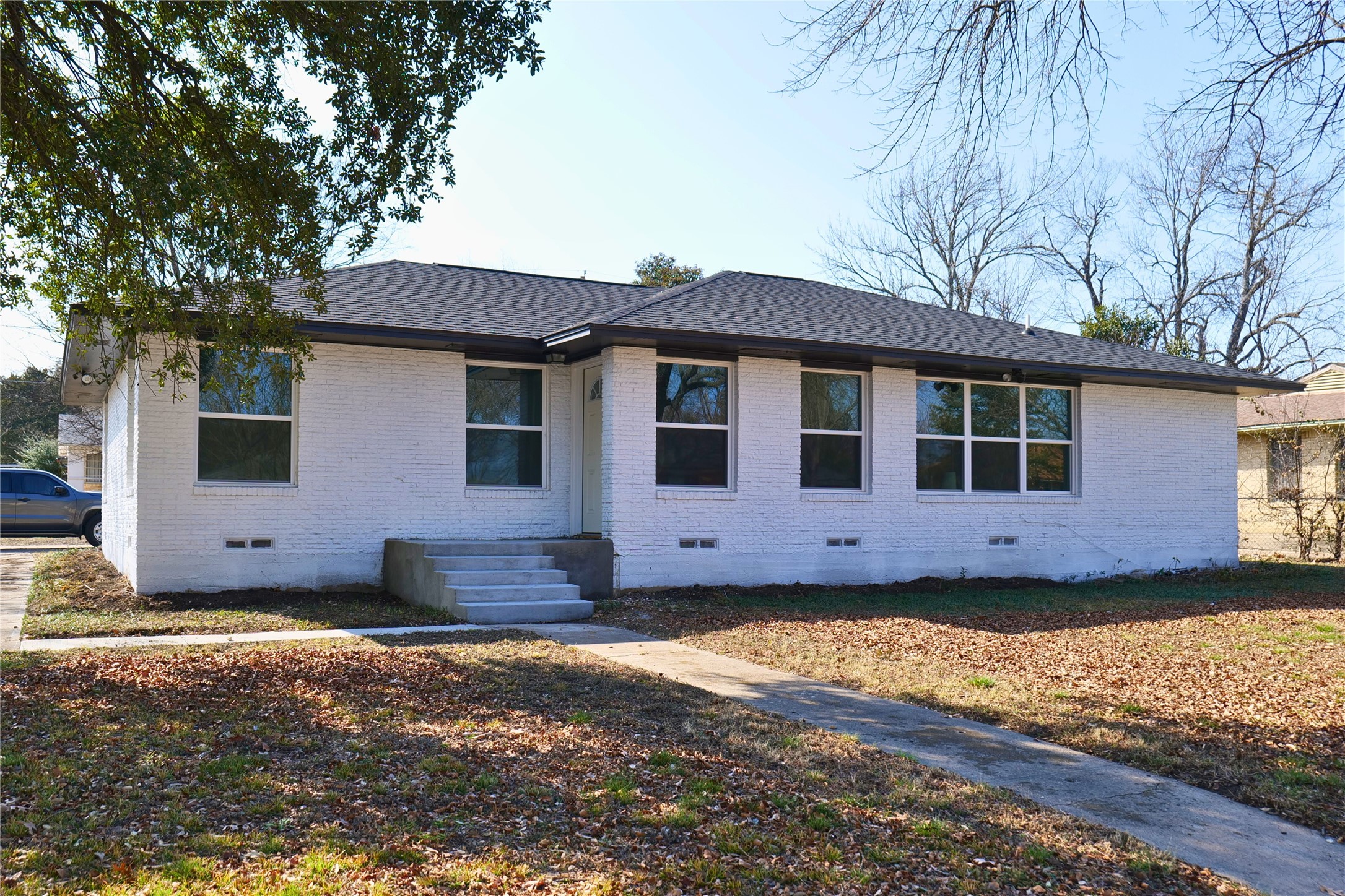 1555 Cape Cod Dr, Dallas, TX 75216 - MLS 21172779 - Coldwell Banker