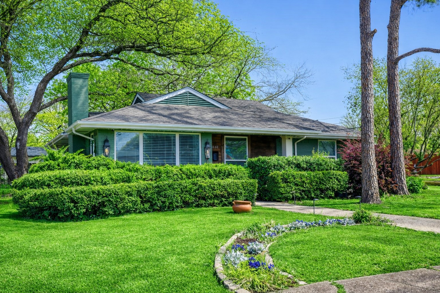 3161 Waldrop Dr, Dallas, TX 75229 - MLS 21214045 - Coldwell Banker
