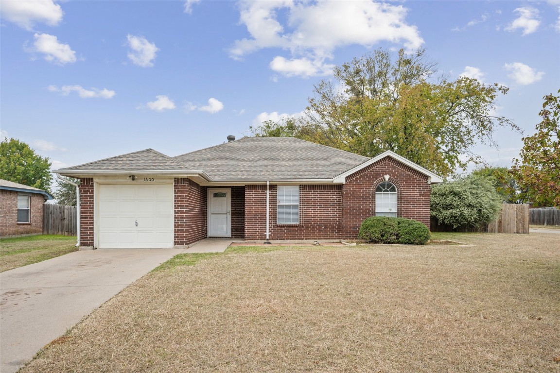 1600 Berry Dr, Cleburne, TX 76033 - MLS 20211851 - Coldwell Banker