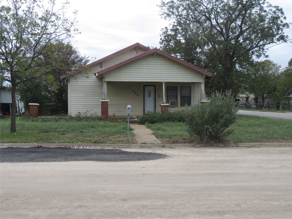 725 W Cedar St, Coleman, TX 76834 - MLS 20223720 - Coldwell Banker