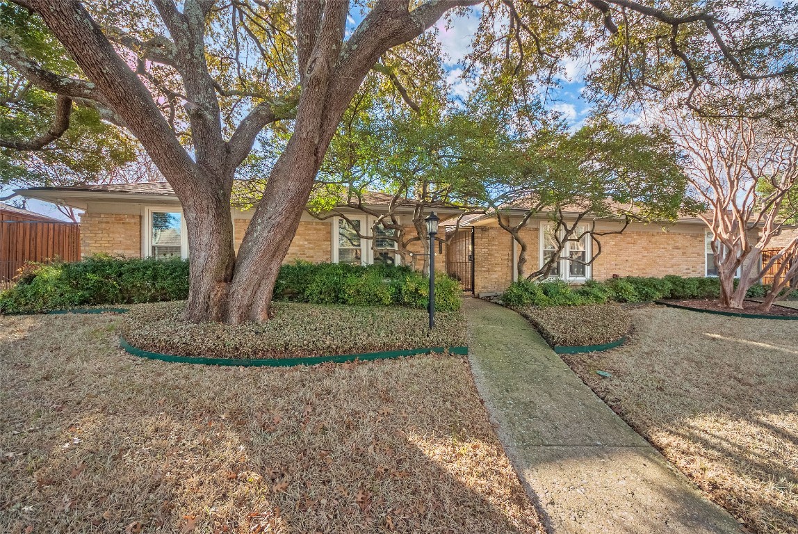 9512 Summerhill Ln, Dallas, TX 75238 - MLS 20232263 - Coldwell Banker