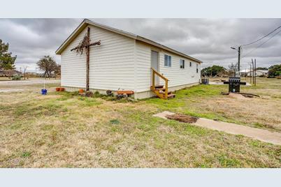 147 Western Lake Dr, Weatherford, TX 76087 - MLS 20251877 - Coldwell Banker