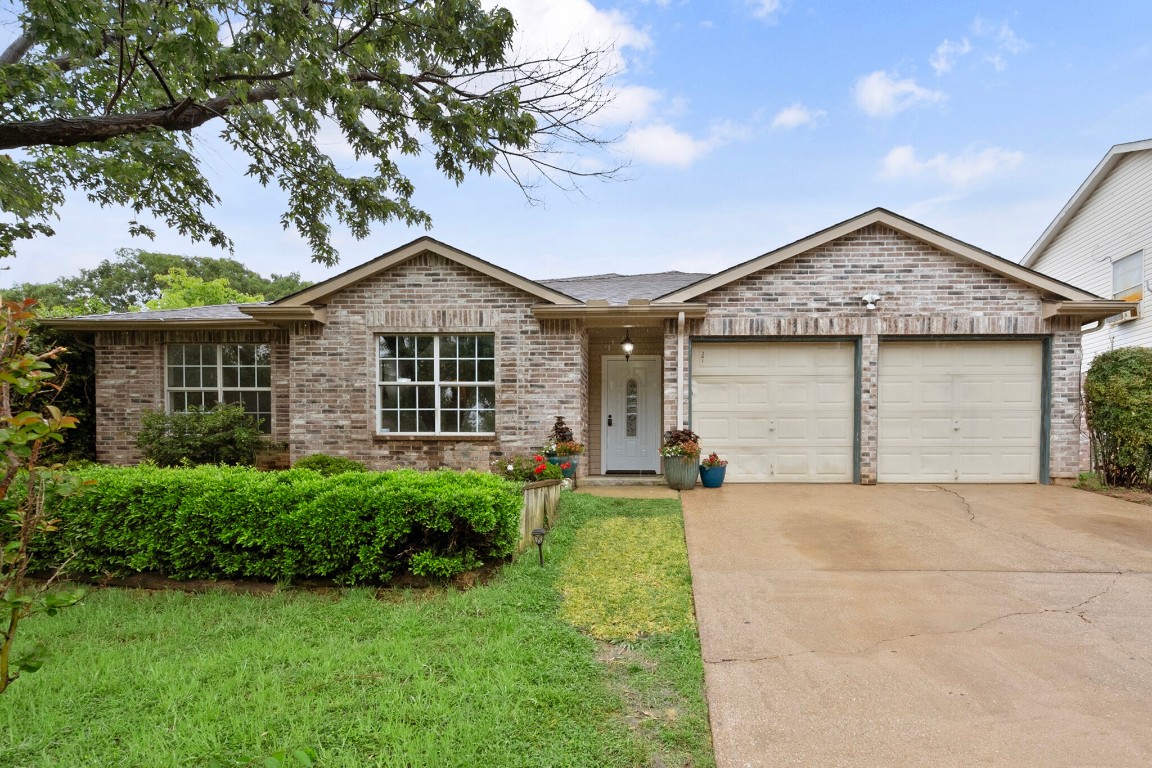 201 Yosemite Dr, Mansfield, TX 76063 - MLS 20290763 - Coldwell Banker