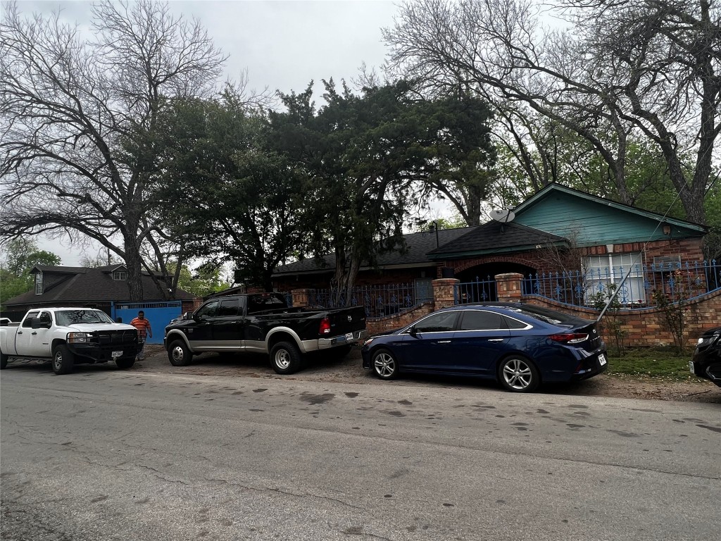 410 Fairview Ave, Dallas, TX 75223 - MLS 20295680 - Coldwell Banker