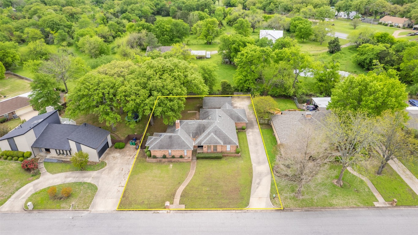 705 River Oaks Dr, Greenville, TX 75402 - MLS 20298822 - Coldwell Banker