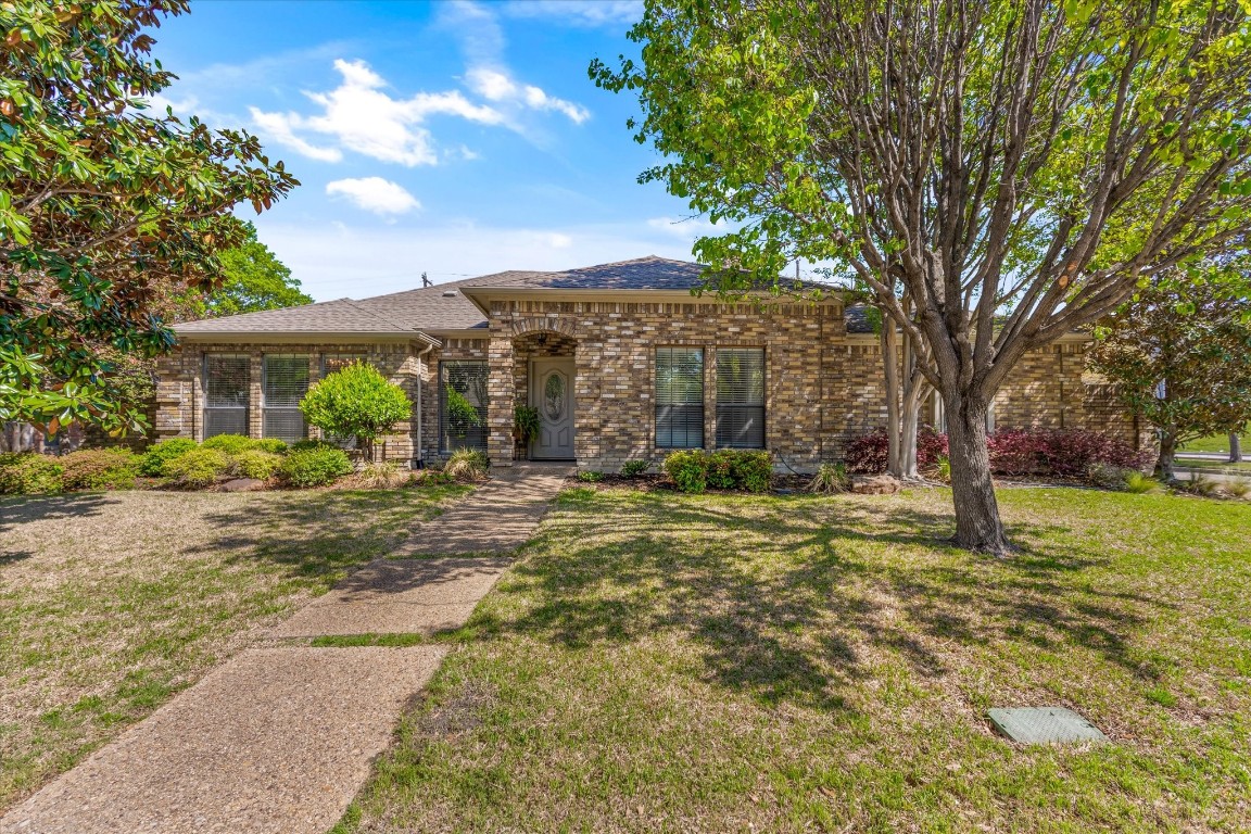 18831 Amador Ave, Dallas, TX 75252 - MLS 20301377 - Coldwell Banker