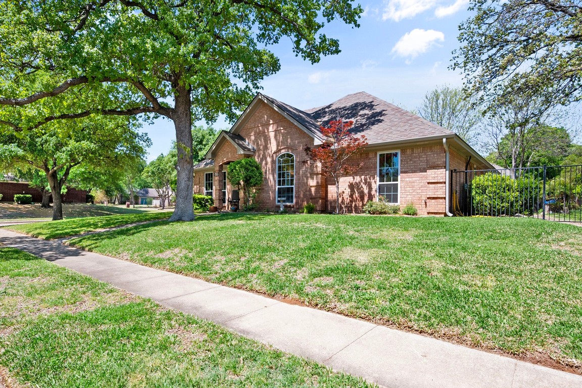 501 Topside Dr, Azle, TX 76020 - MLS 20303507 - Coldwell Banker