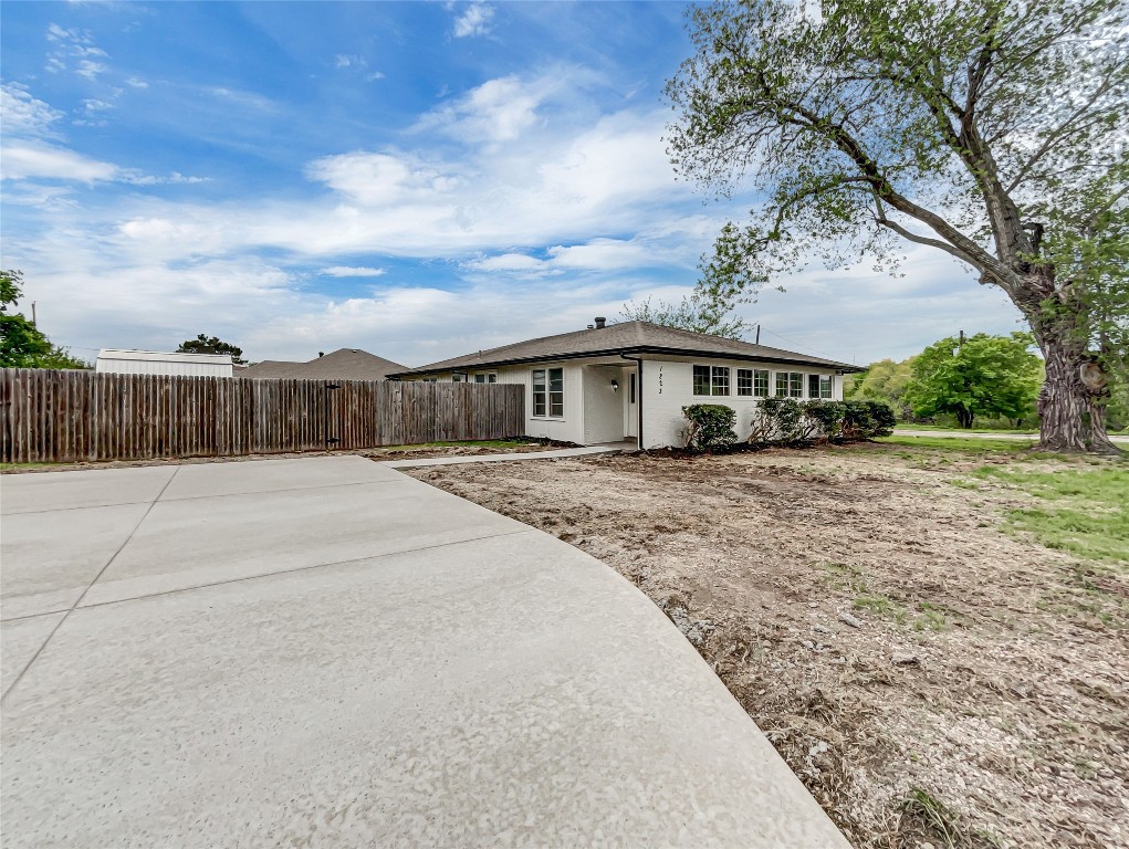 1223 Country Club Rd, Cleburne, TX 76033 - MLS 20308421 - Coldwell Banker