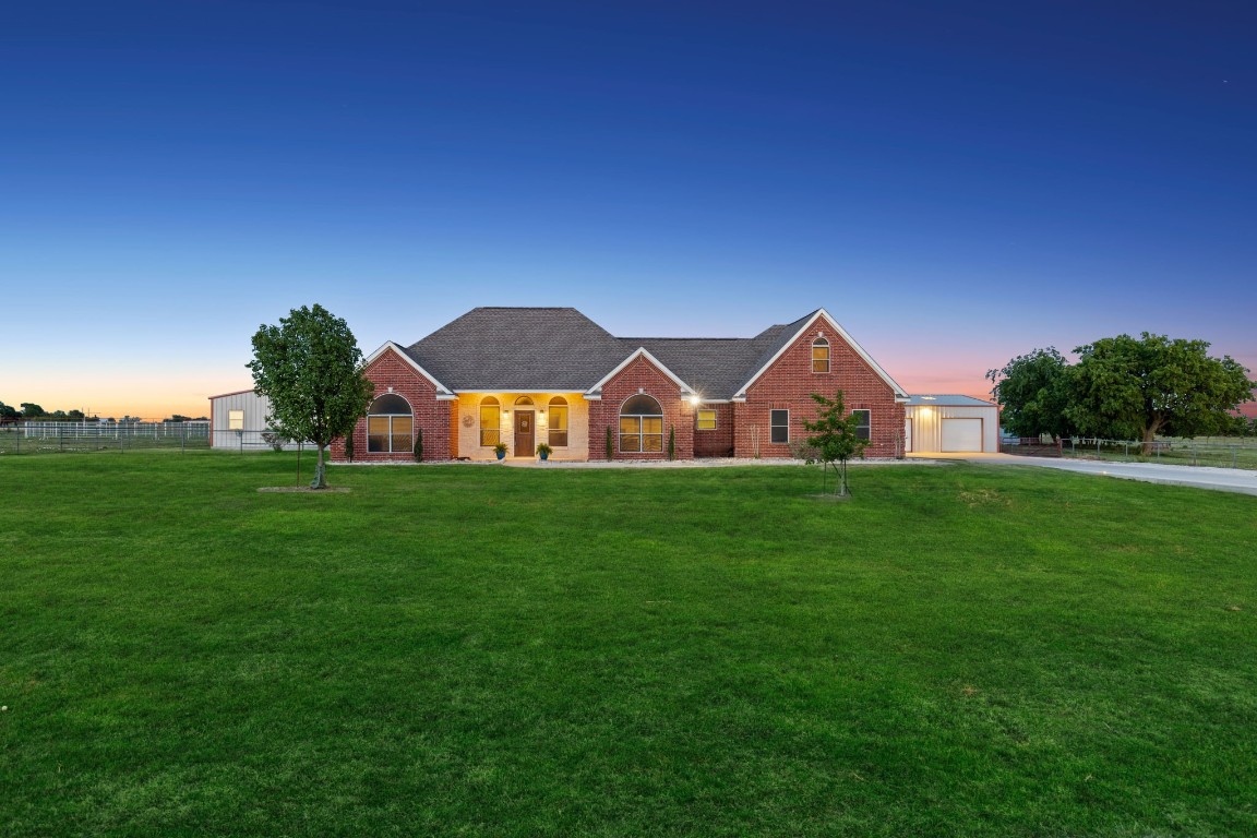 9500 Collingwood Dr, Justin, TX 76247 - MLS 20311153 - Coldwell Banker