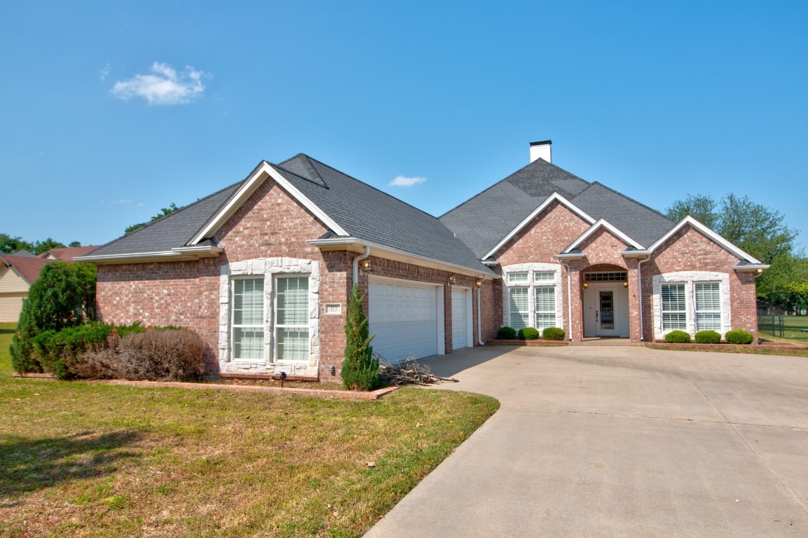 113 Modoc Trail, Lake Kiowa, TX 76240 - MLS 20320469 - Coldwell Banker