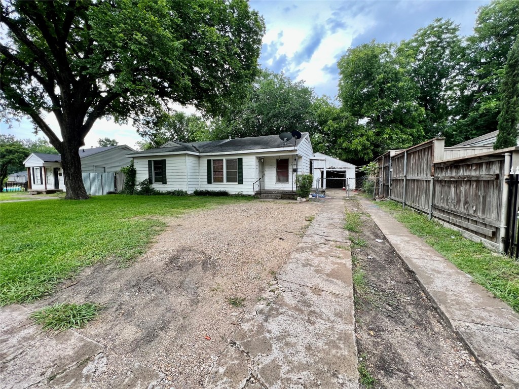 8810 Eldon Dr, Dallas, TX 75217 - MLS 20323486 - Coldwell Banker