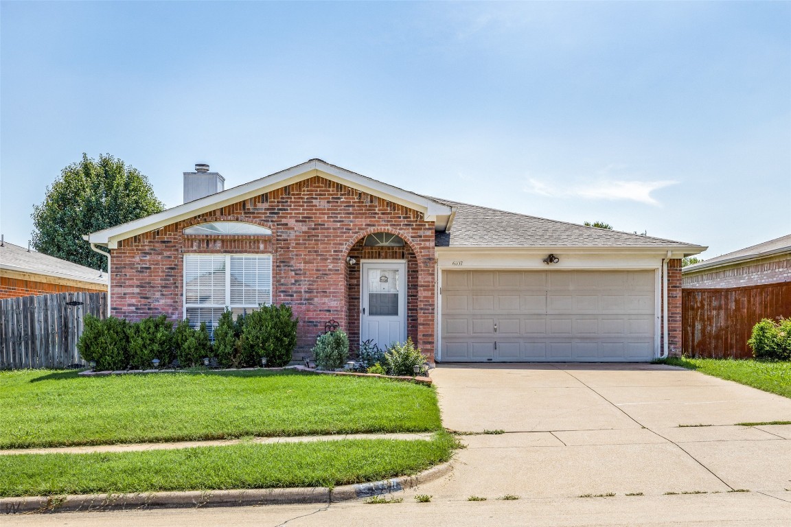 6107 James River Dr, Arlington, TX 76018 - MLS 20333269 - Coldwell Banker
