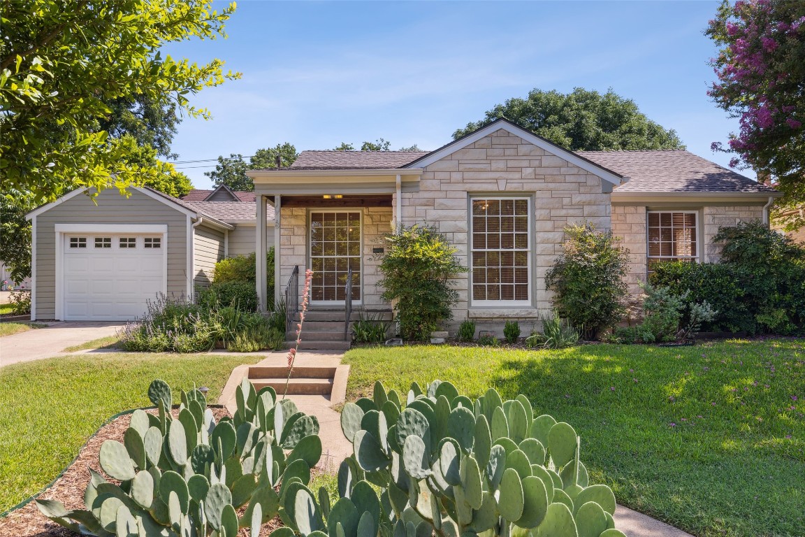 1018 Valencia St, Dallas, TX 75223 - MLS 20366391 - Coldwell Banker