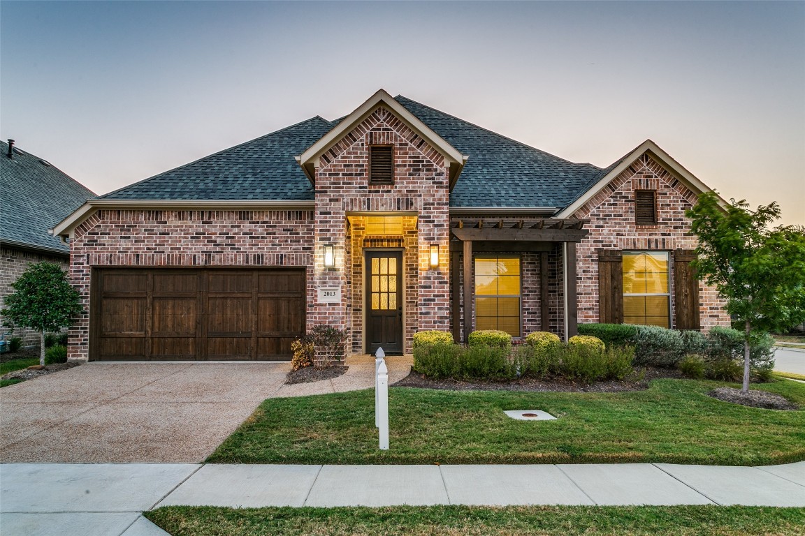 2013 Viburnum Dr, Flower Mound, TX 75028 - MLS 20422459 - Coldwell Banker