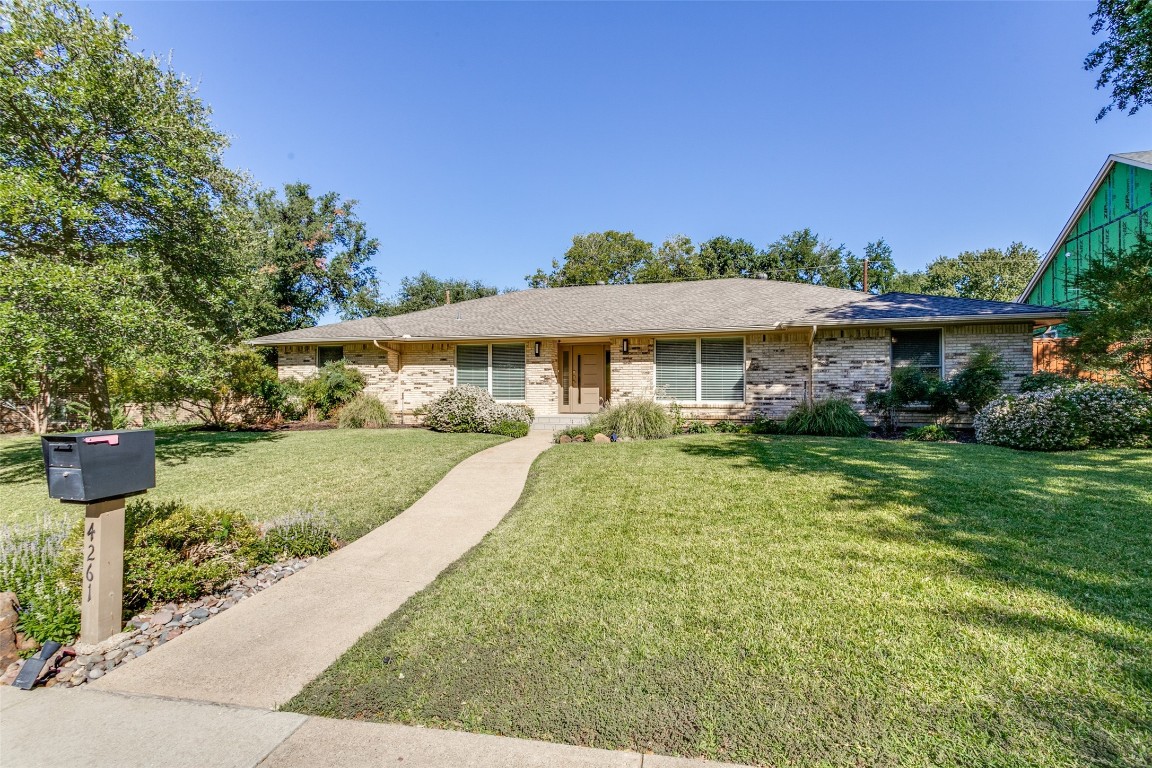 4261 Royal Ridge Dr, Dallas, TX 75229 - MLS 20449921 - Coldwell Banker