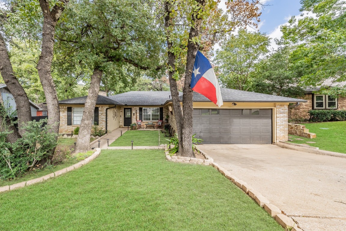 4703 Lone Oak Dr, Arlington, TX 76017 - MLS 20454443 - Coldwell Banker