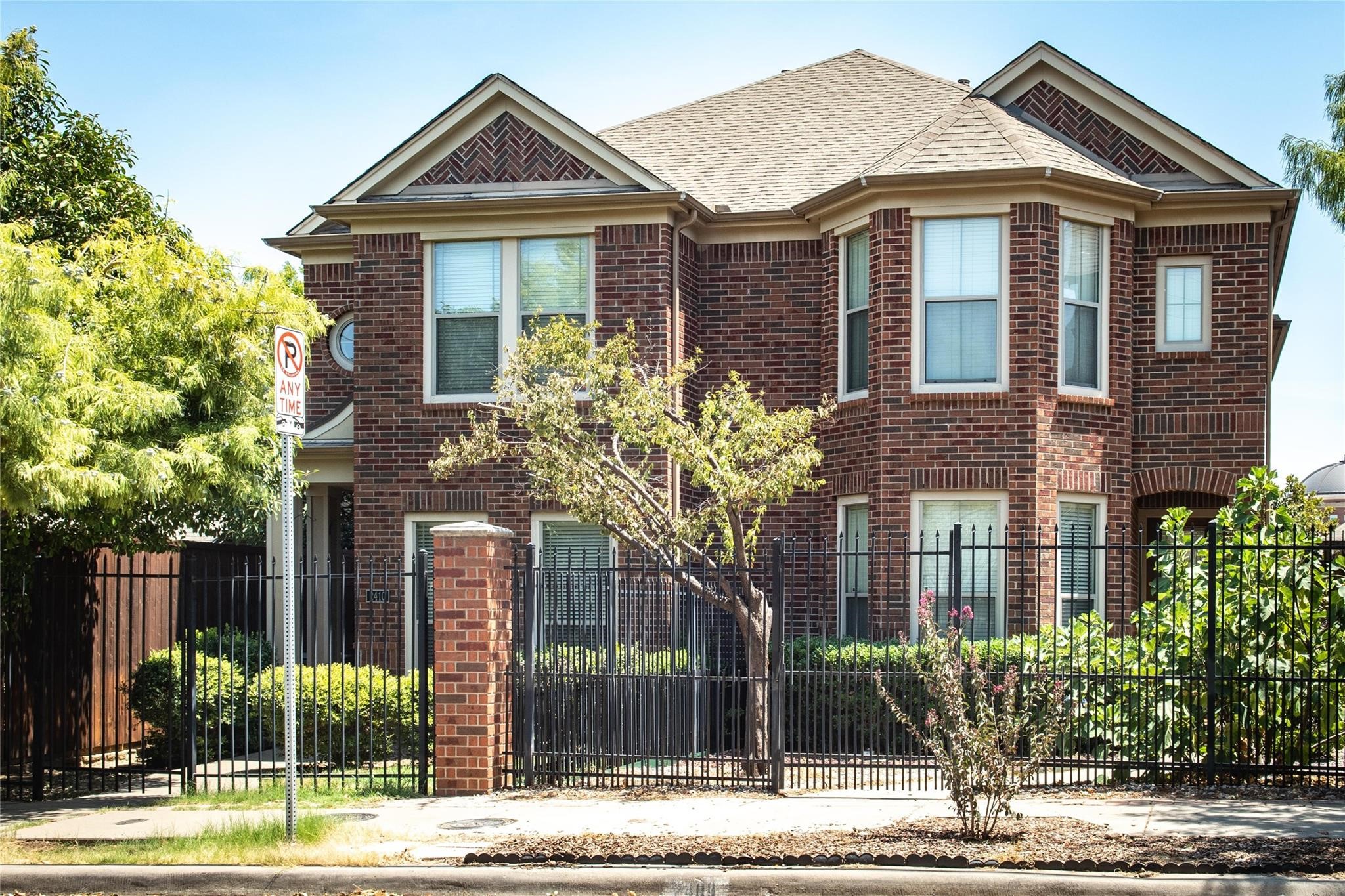 2410 Knight St, Dallas, TX 75219 - MLS 20489444 - Coldwell Banker