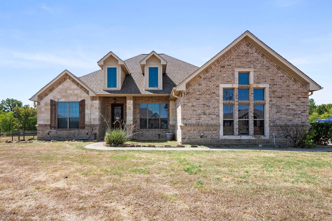 128 Waterfall Ct, Azle, TX 76020 - MLS 20489463 - Coldwell Banker