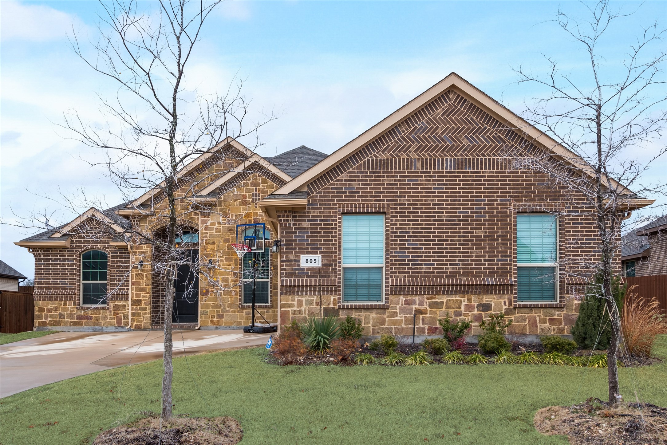 805 Summer Grove Dr, Midlothian, TX 76065 - MLS 20511437 - Coldwell Banker