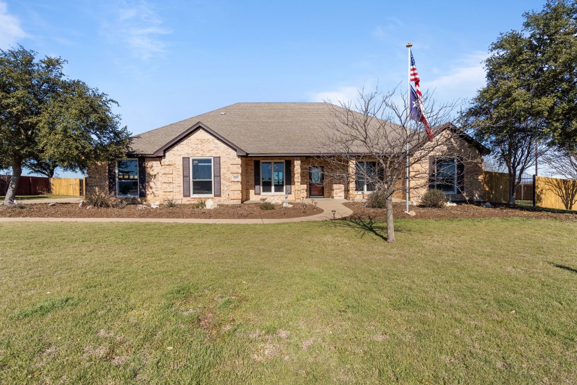 2515 Lakeshore Dr, Cleburne, TX 76033 - MLS 20519518 - Coldwell Banker