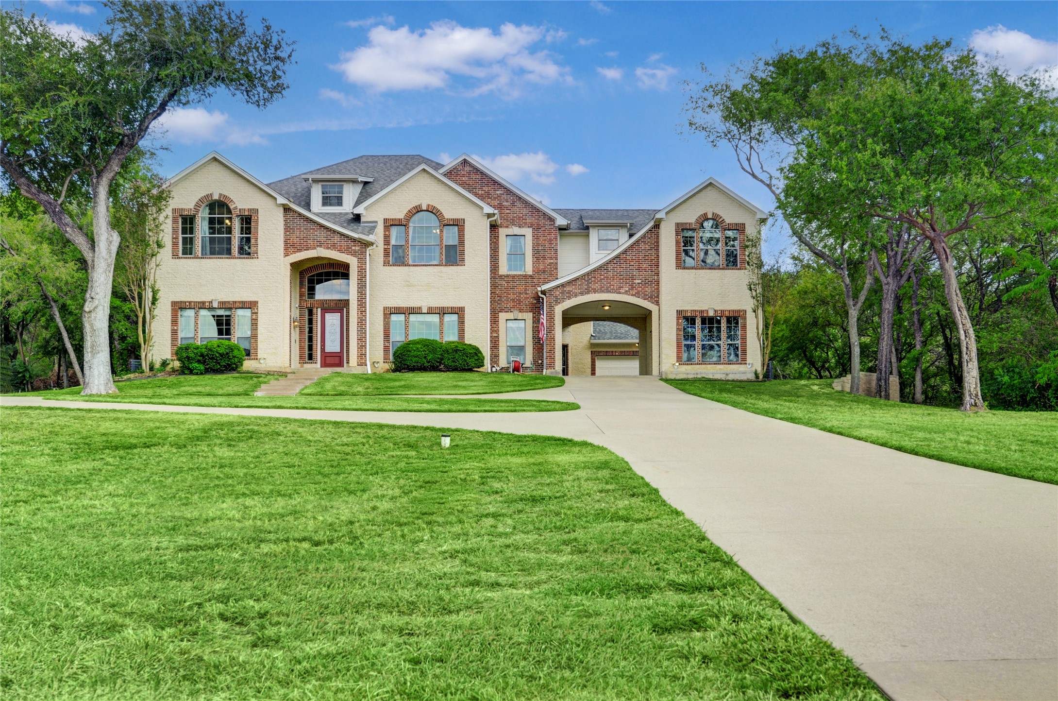 1736 Magic Valley Ln, Cedar Hill, TX 75104 - MLS 20532898 - Coldwell Banker