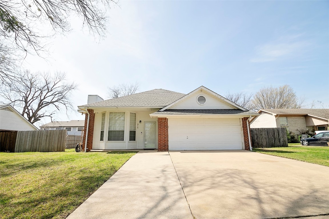 914 S Jefferson St, Pilot Point, TX 76258 - MLS 20554086 - Coldwell Banker