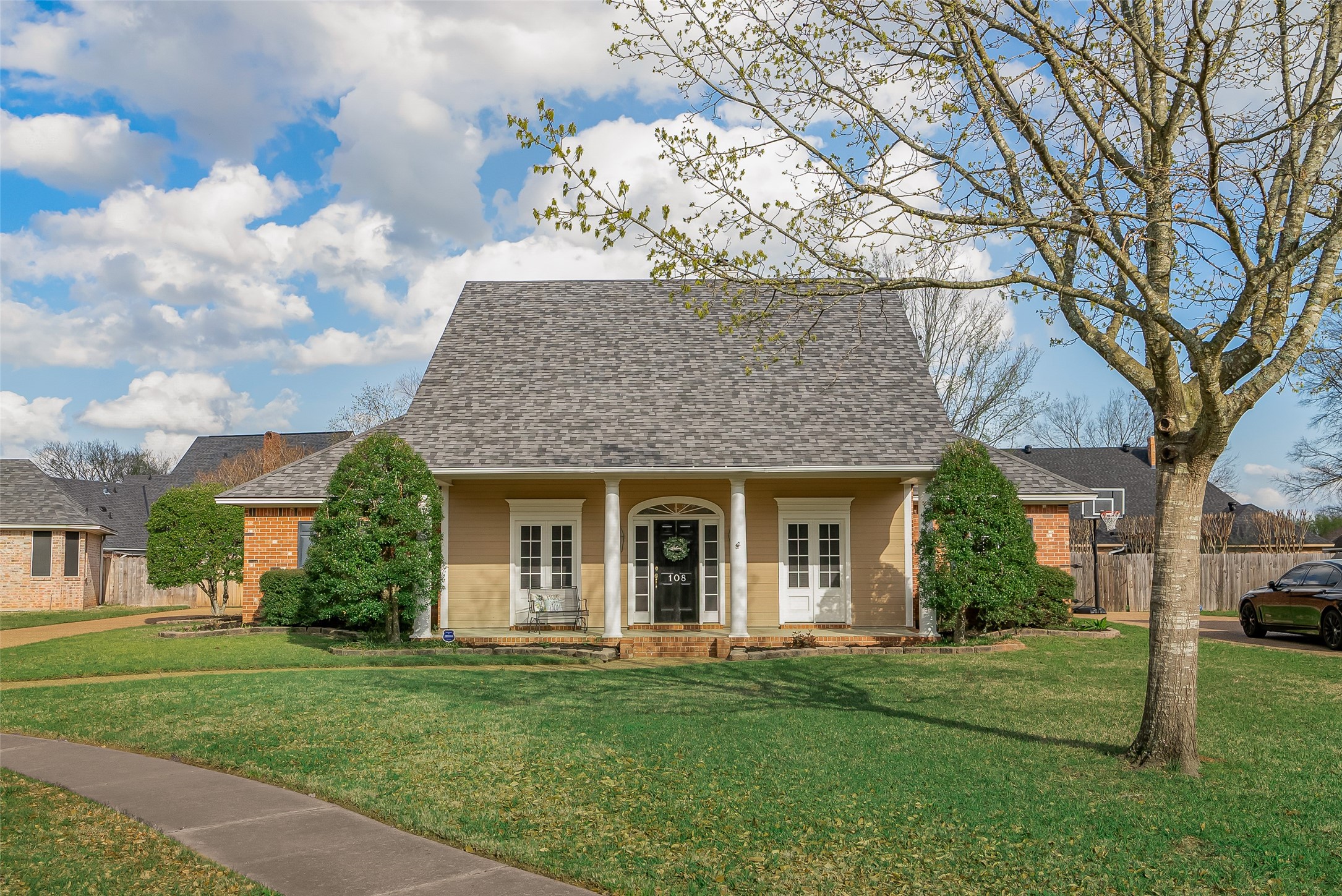 108 Stratmore Cir, Bossier City, LA 71111 - MLS 20562389 - Coldwell Banker