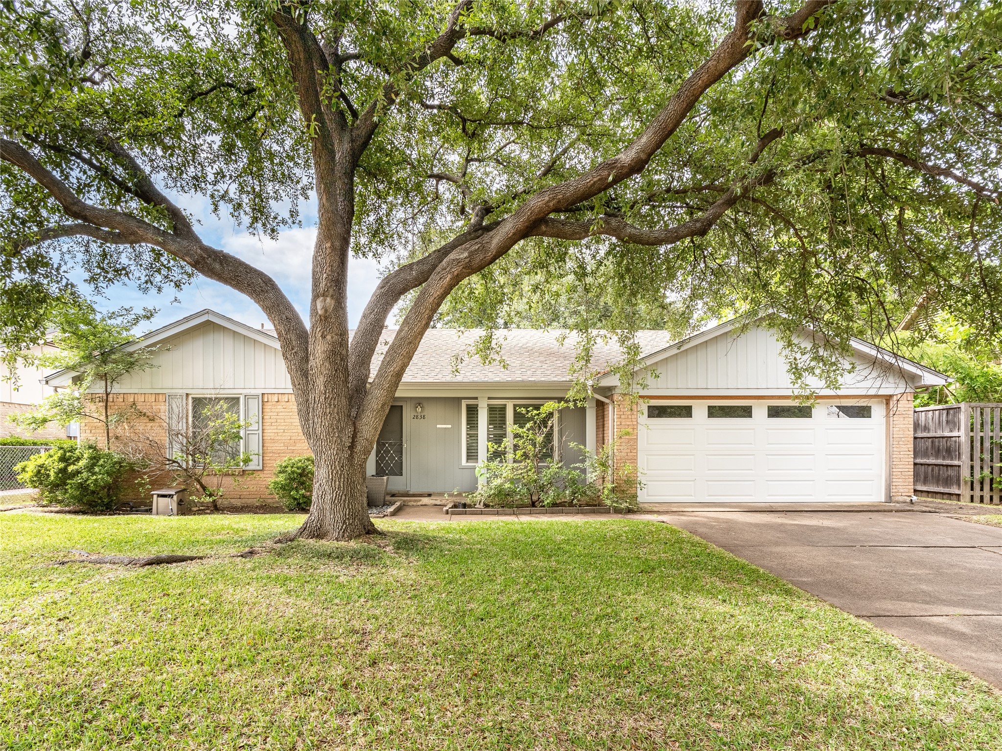 2838 Ermine Way, Farmers Branch, TX 75234 - MLS 20567337 - Coldwell Banker