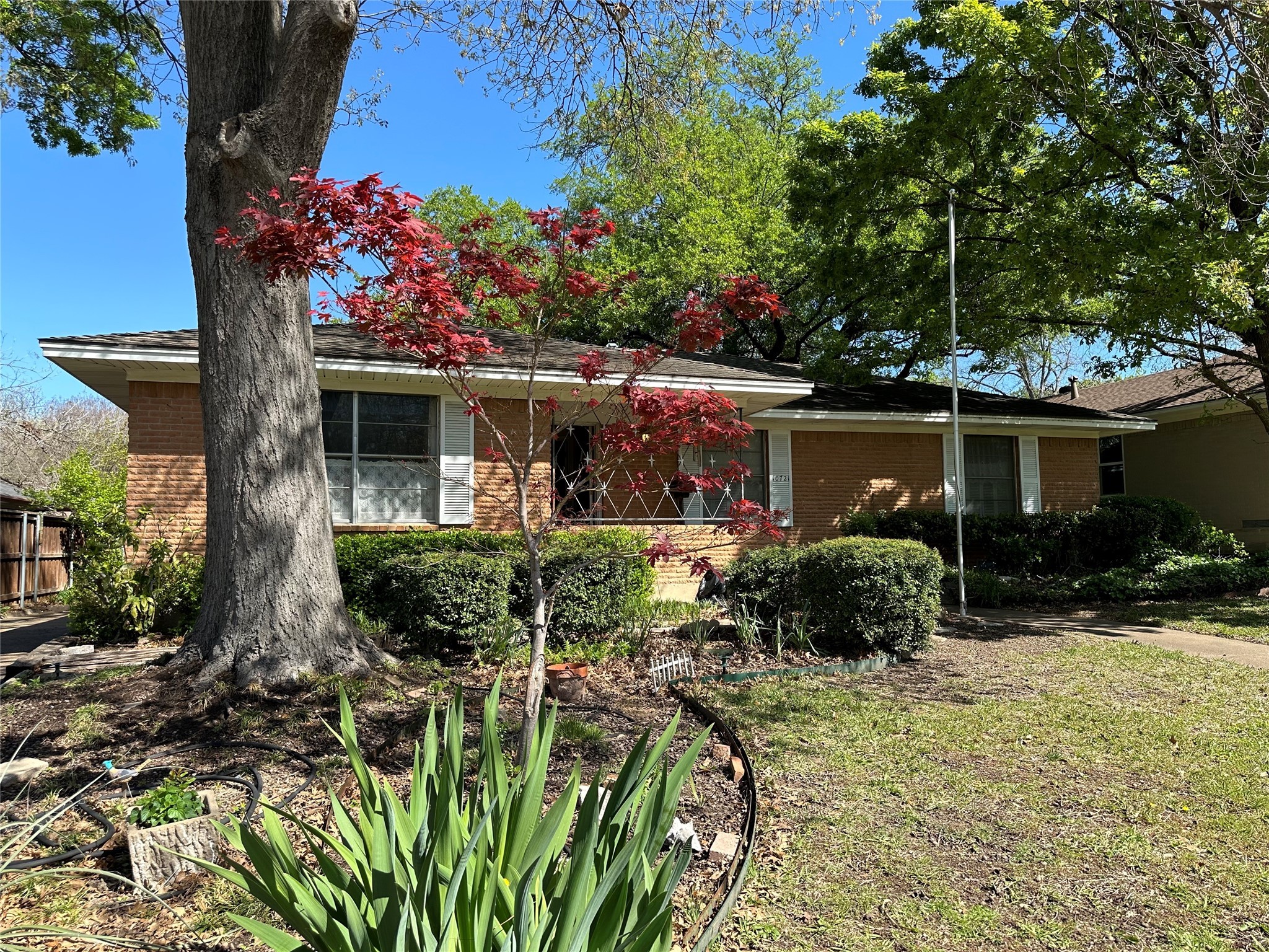 10721 Clearbrook Ln, Dallas, TX 75218 - MLS 20572196 - Coldwell Banker