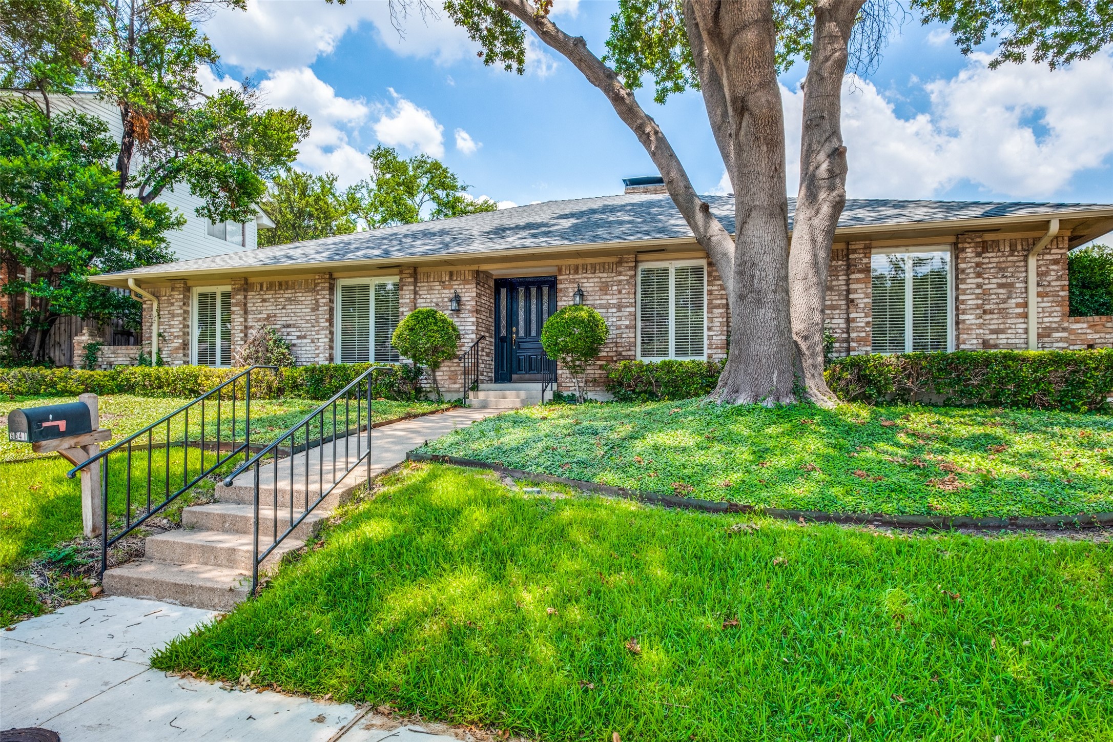 9641 Whitehurst Dr, Dallas, TX 75243 - MLS 20641752 - Coldwell Banker