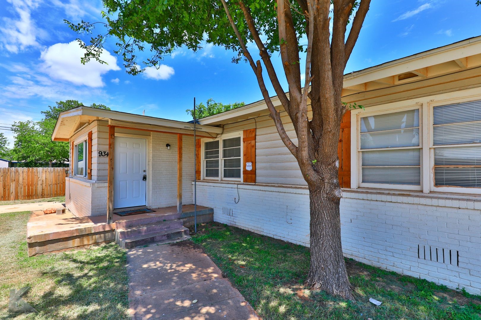 934 S Pioneer Dr, Abilene, TX 79605 - MLS 20703083 - Coldwell Banker