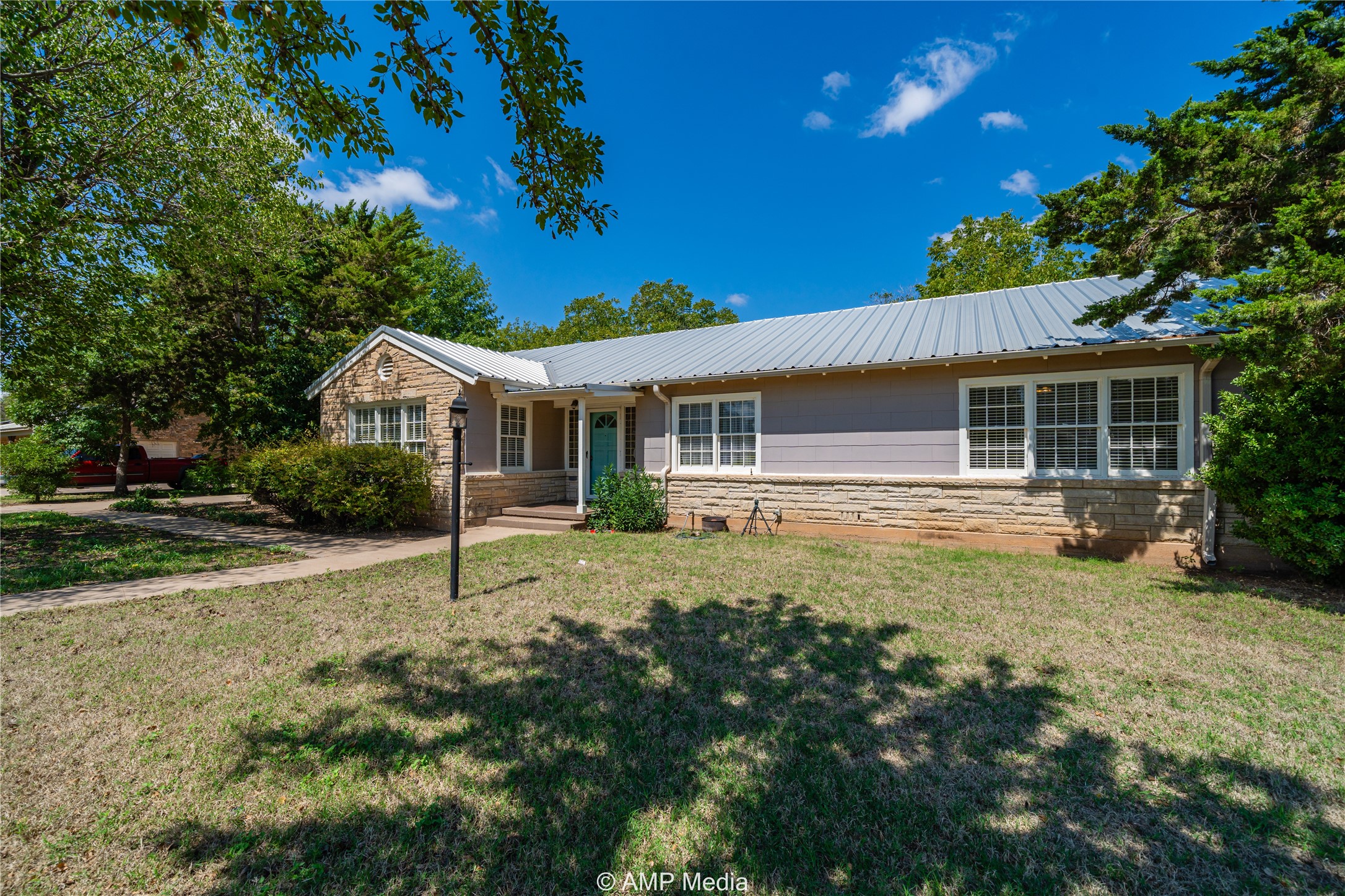 1205 Landon St, Stamford, TX 79553 - MLS 20734512 - Coldwell Banker