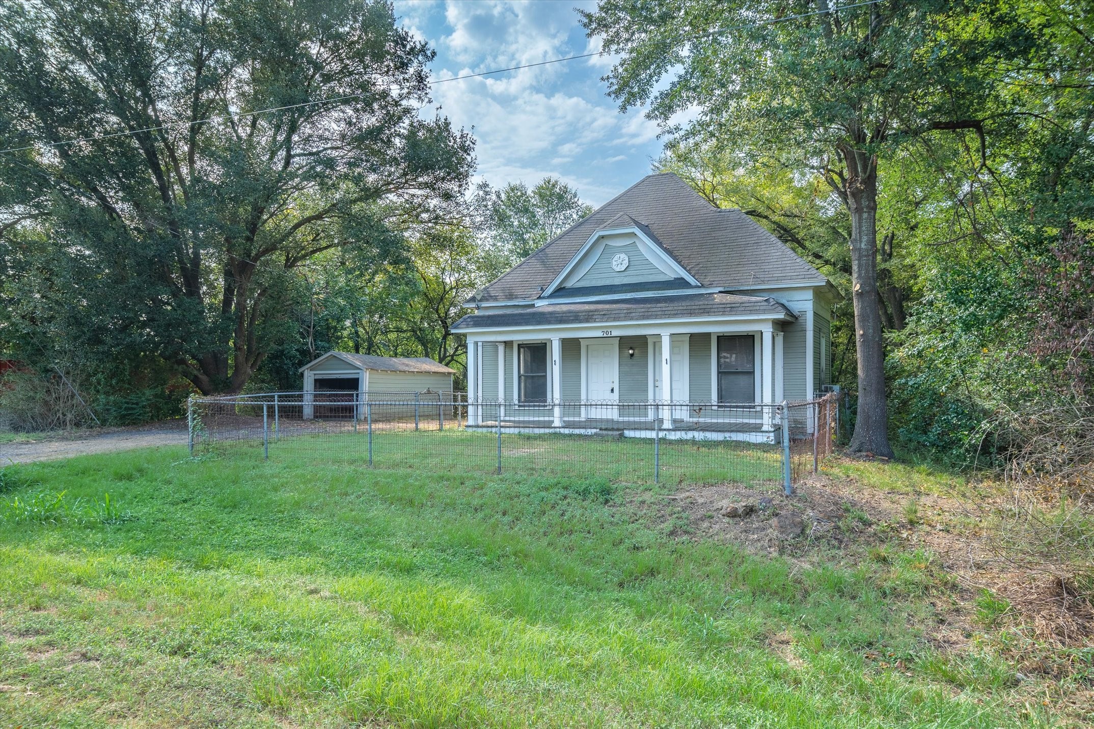 701 W Frank St, Grand Saline, TX 75140 - MLS 20736230 - Coldwell Banker